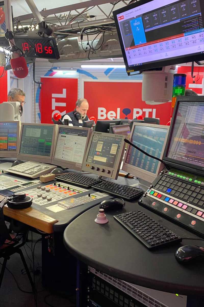 The book ELECTRIC-GATE presented on Bel RTL